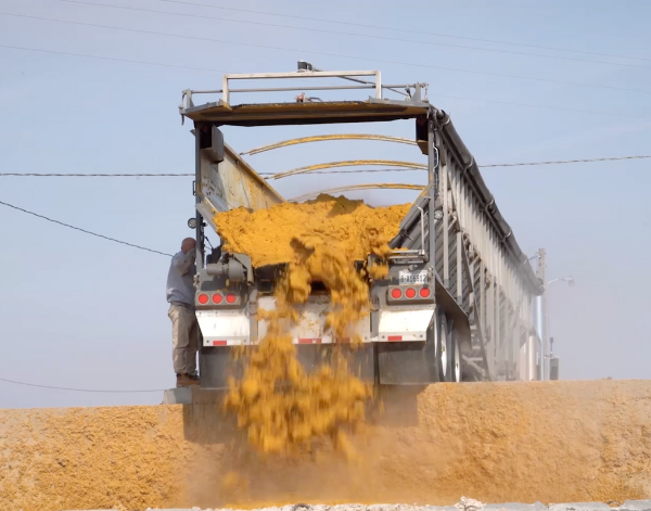 Self-Unloading Belt Trailers | The Original Belt Trailer | EAGLE BRIDGE